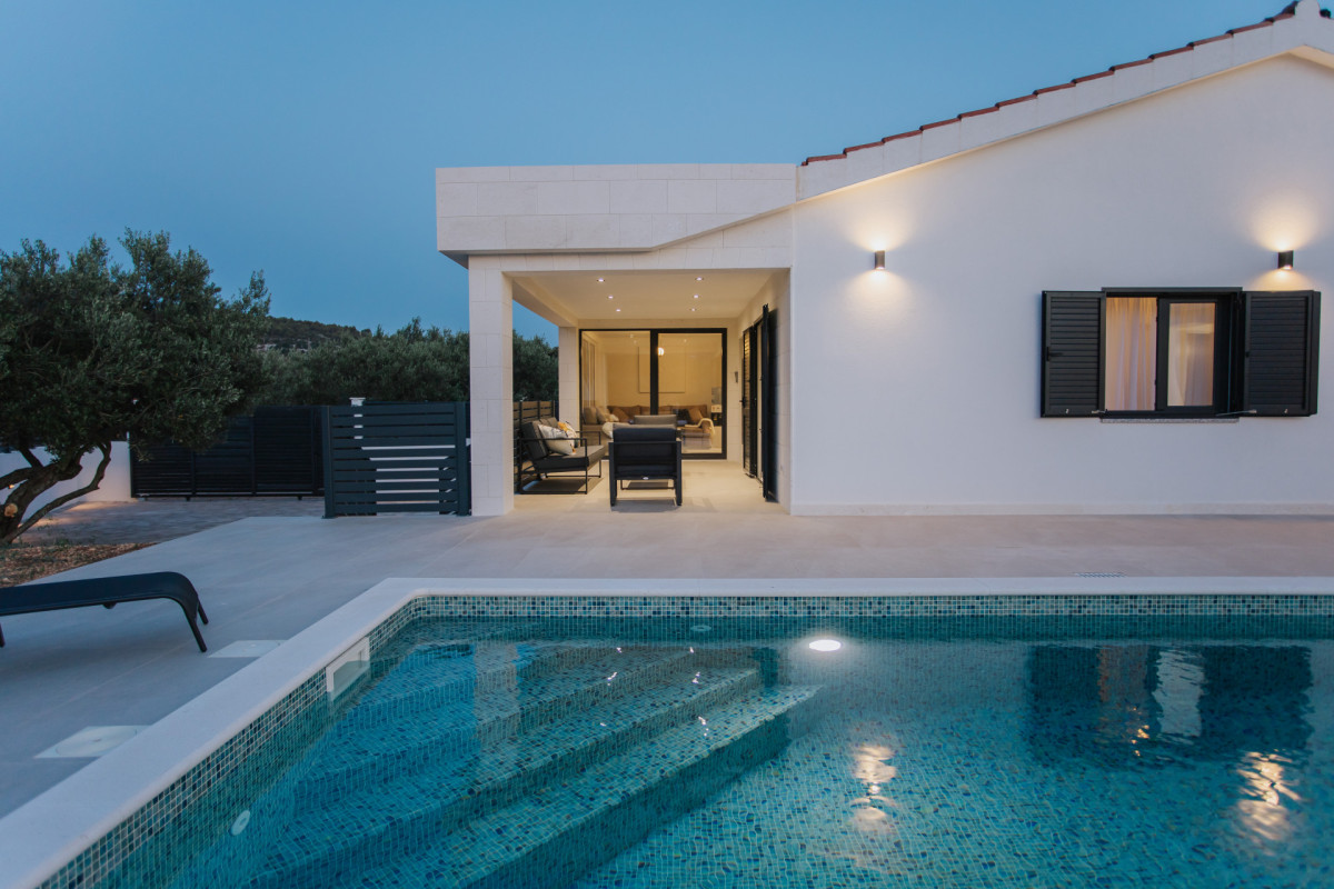Villa Oliva Vrsine in Vrsine for rent | Book Now | My Luxoria